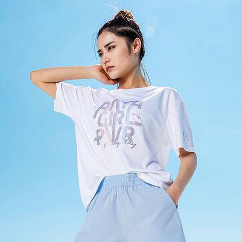 五环体育网上商城hiwuhuan.com-运动鞋服1-8折起，户外品牌低至1折，专柜正品，耐克，阿迪达斯，匡威，户外鞋，篮球鞋，足球鞋，慢跑鞋，实体店供货